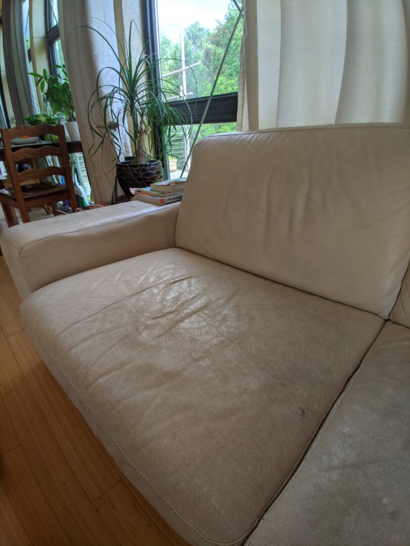 Ivory Color Vinyl & Leather Finish Restores, Seals & Protects